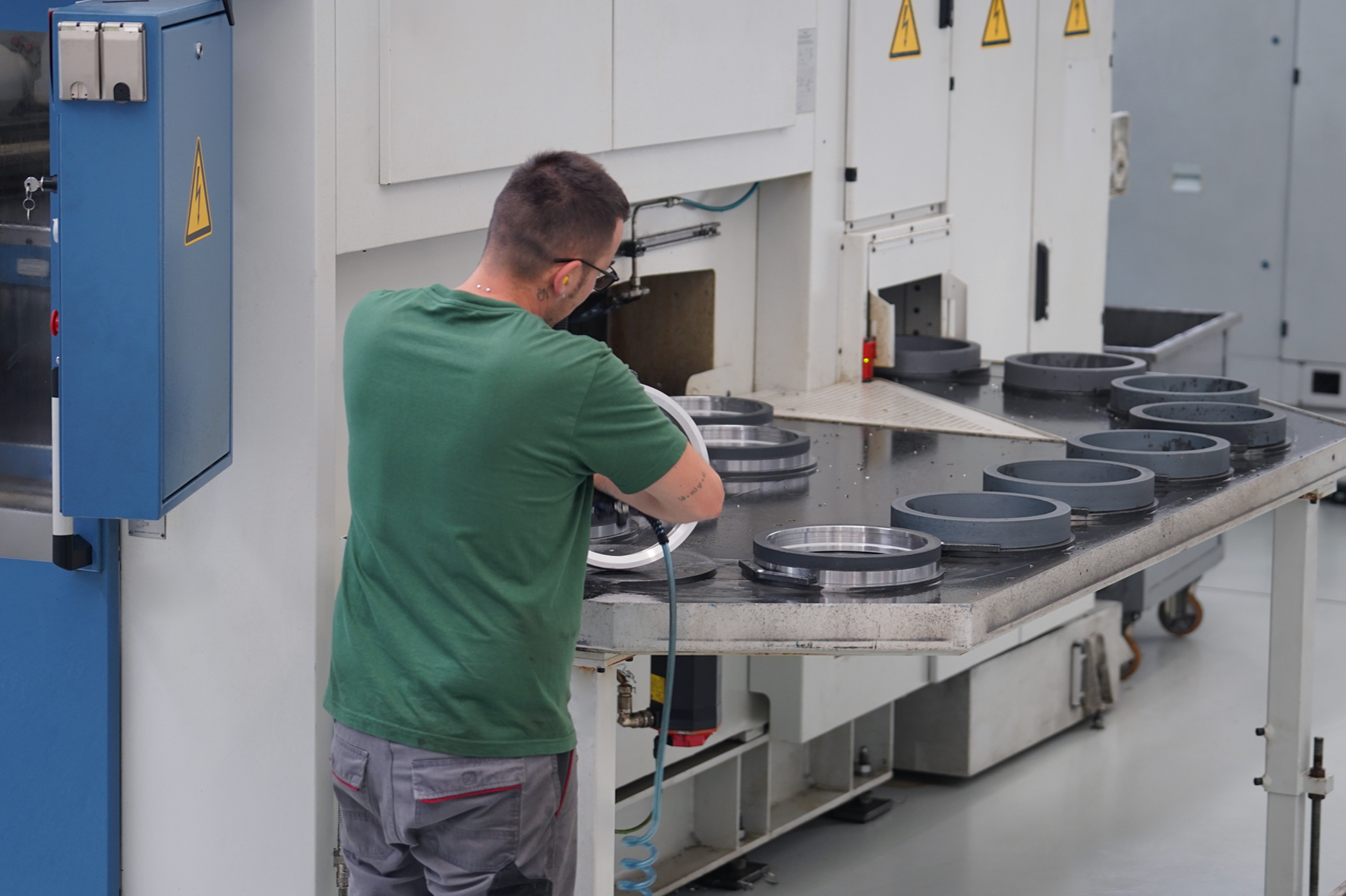 MR Components Relies on Intelligent Automation for Unmanned Production ...